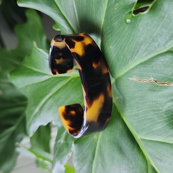 Vintage | Jewelry | Vintage Tortoise Shell Cuff Bangle | Poshmark